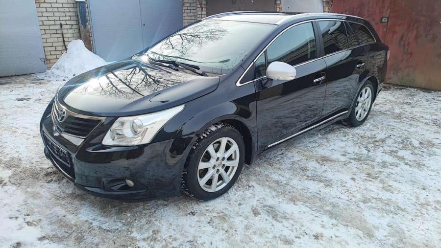 Melns Toyota Avensis 2010 Prienai, ar dzinēja tilpumu 2.23 L un nobraukumu 288 tūkst. km par 4100 €, foto 1 vietnē AUTOMOTO.COM.LV
