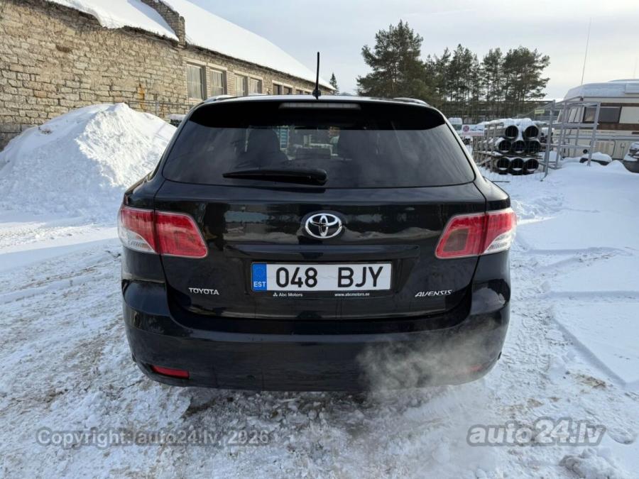 Black Toyota Avensis 2010 in Tallinn, with an engine capacity of 2.20 L and mileage of 0 thousand km for 4100 €, photo 10 on AUTOMOTO.COM.LV