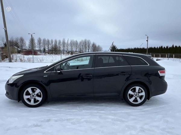 Black Toyota Avensis 2010 in Kedainiai, with an engine capacity of 2.23 L and mileage of 242 thousand km for 4250 €, photo 5 on AUTOMOTO.COM.LV