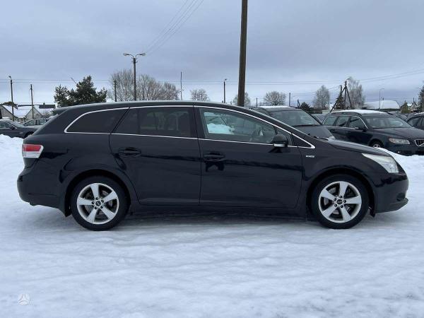 Black Toyota Avensis 2010 in Kedainiai, with an engine capacity of 2.23 L and mileage of 242 thousand km for 4250 €, photo 6 on AUTOMOTO.COM.LV