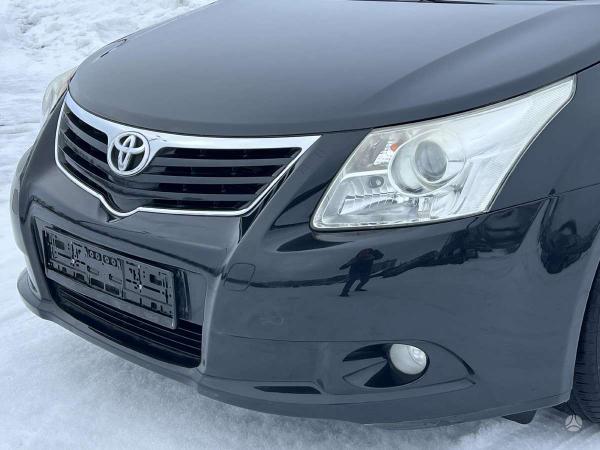 Black Toyota Avensis 2010 in Kedainiai, with an engine capacity of 2.23 L and mileage of 242 thousand km for 4250 €, photo 8 on AUTOMOTO.COM.LV
