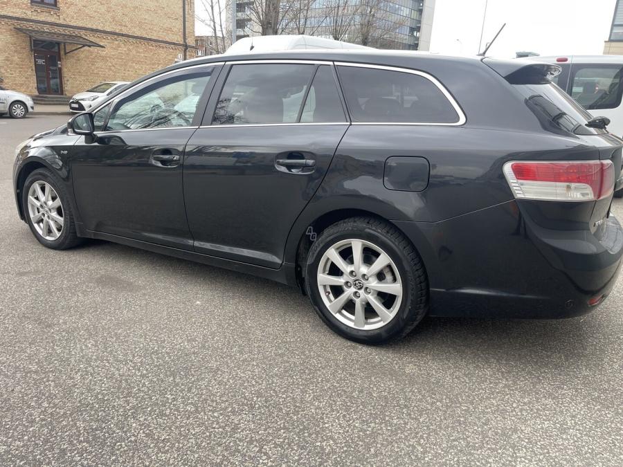 Melns Toyota Avensis 2010 Viļņa, ar dzinēja tilpumu 2.20 L un nobraukumu 350 tūkst. km par 3000 €, foto 4 vietnē AUTOMOTO.COM.LV