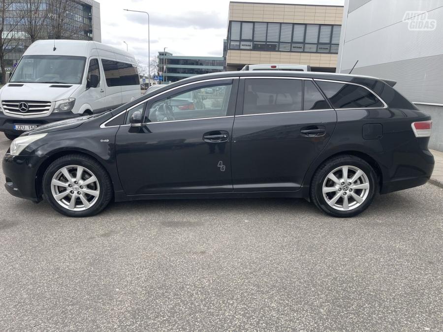 Melns Toyota Avensis 2010 Viļņa, ar dzinēja tilpumu 2.20 L un nobraukumu 350 tūkst. km par 3000 €, foto 5 vietnē AUTOMOTO.COM.LV