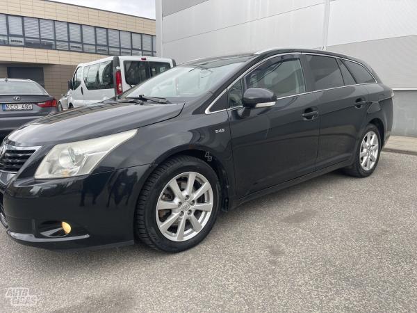 Black Toyota Avensis 2010 in Vilnius, with an engine capacity of 2.00 L and mileage of 350 thousand km for 3250 €, photo 4 on AUTOMOTO.COM.LV