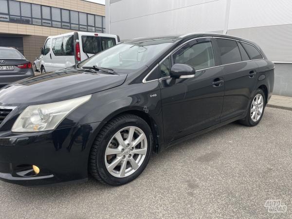 Black Toyota Avensis 2010 in Vilnius, with an engine capacity of 2.00 L and mileage of 350 thousand km for 3250 €, photo 5 on AUTOMOTO.COM.LV