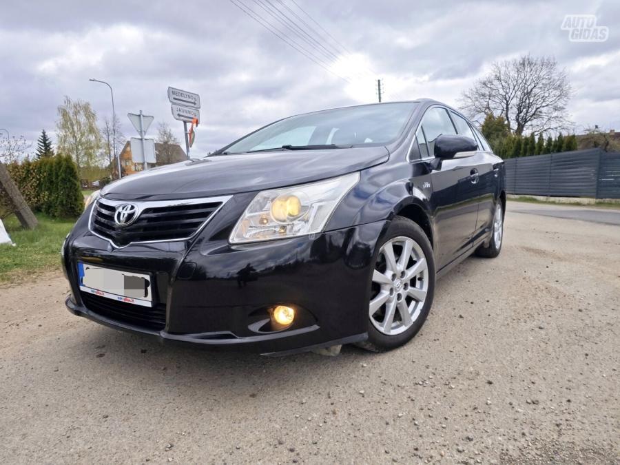 Melns Toyota Avensis 2010 Viļņa, ar dzinēja tilpumu 2.20 L un nobraukumu 370 tūkst. km par 2900 €, foto 1 vietnē AUTOMOTO.COM.LV