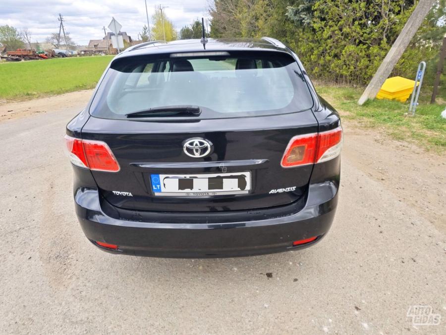 Melns Toyota Avensis 2010 Viļņa, ar dzinēja tilpumu 2.20 L un nobraukumu 370 tūkst. km par 2900 €, foto 6 vietnē AUTOMOTO.COM.LV