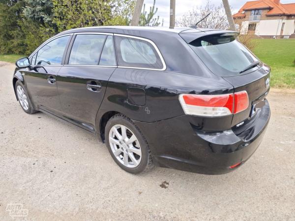 Melns Toyota Avensis 2010 Viļņa, ar dzinēja tilpumu 2.20 L un nobraukumu 370 tūkst. km par 2900 €, foto 7 vietnē AUTOMOTO.COM.LV