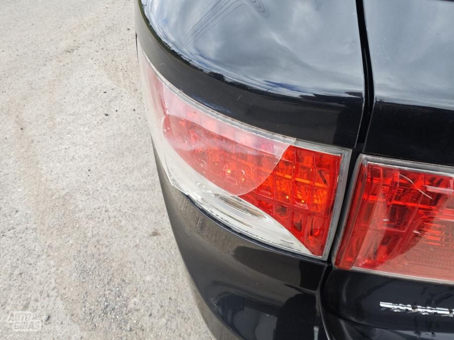 Melns Toyota Avensis 2010 Viļņa, ar dzinēja tilpumu 2.20 L un nobraukumu 370 tūkst. km par 2900 €, foto 17 vietnē AUTOMOTO.COM.LV