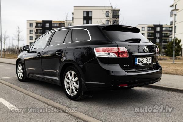 Melns Toyota Avensis 2010 Tallina, ar dzinēja tilpumu 2.20 L un nobraukumu 250 tūkst. km par 4999 €, foto 4 vietnē AUTOMOTO.COM.LV