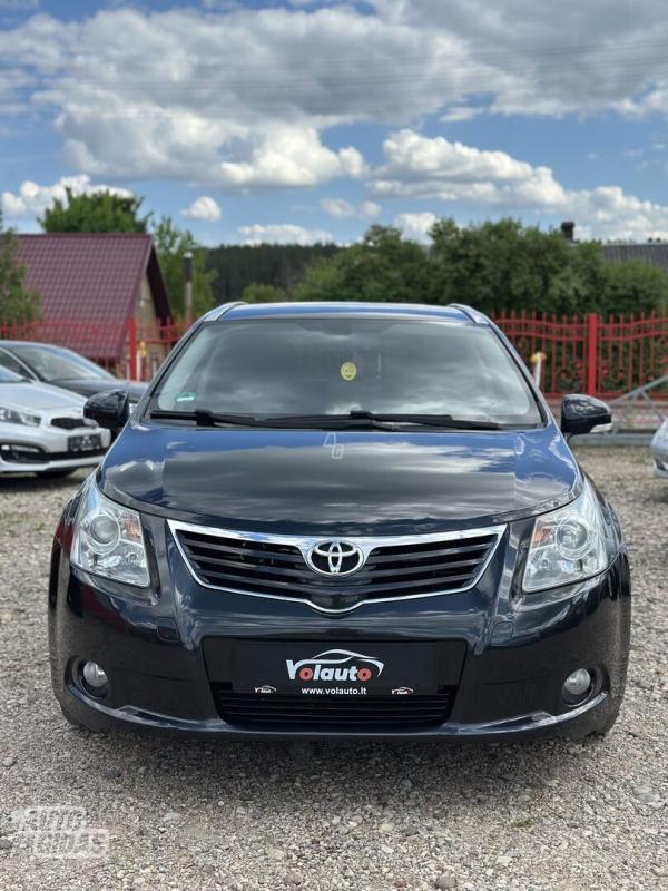 Black Toyota Avensis 2010 in Pabrade, with an engine capacity of 2.20 L and mileage of 258 thousand km for 5250 €, photo 2 on AUTOMOTO.COM.LV