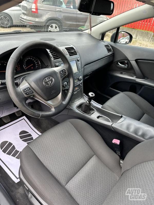 Black Toyota Avensis 2010 in Pabrade, with an engine capacity of 2.20 L and mileage of 258 thousand km for 5250 €, photo 9 on AUTOMOTO.COM.LV