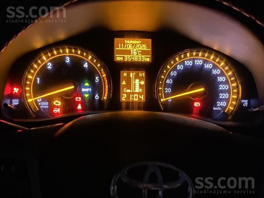 Черный Тойота Авенсис 2010 в Екабпилс, объемом двигателя 2.20 л и пробегом 355 тыс. км за 3200 €, фото 10 на AUTOMOTO.COM.LV