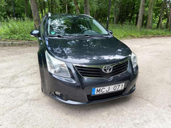 Black Toyota Avensis 2010 in Vilnius, with an engine capacity of 2.23 L and mileage of 164 thousand km for 4600 €, photo 1 on AUTOMOTO.COM.LV