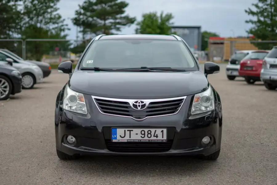 Черный Тойота Авенсис 2010 в Лиепая, объемом двигателя 2.20 л и пробегом 283 тыс. км за 5950 €, фото 7 на AUTOMOTO.COM.LV
