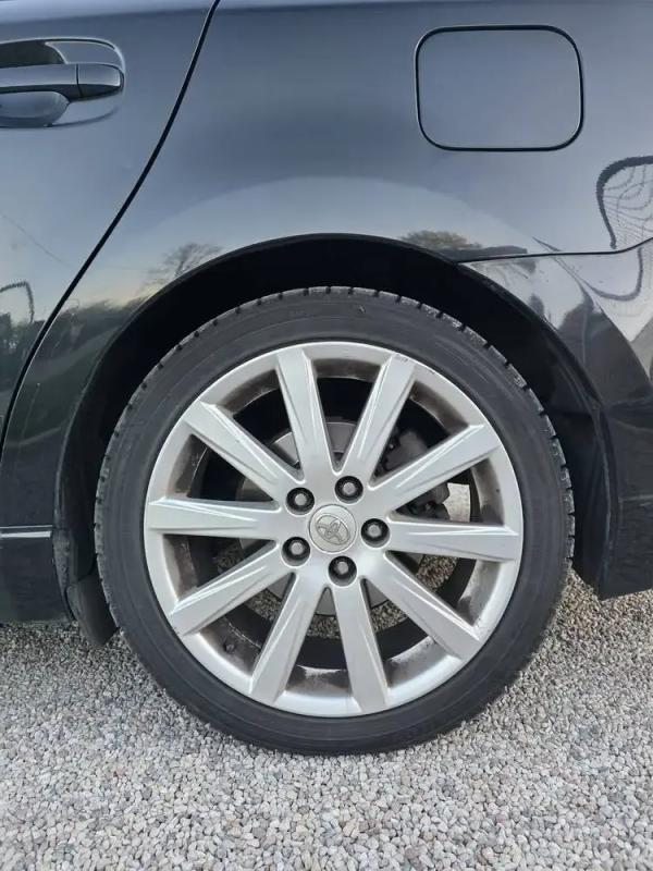 Black Toyota Avensis 2010 in Ventspils, with an engine capacity of 2.20 L and mileage of 320 thousand km for 3650 €, photo 9 on AUTOMOTO.COM.LV