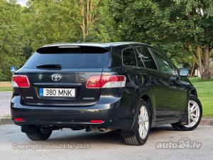 Melns Toyota Avensis 2010 Tallina, ar dzinēja tilpumu 2.00 L un nobraukumu 215 tūkst. km par 5690 €, foto 4 vietnē AUTOMOTO.COM.LV