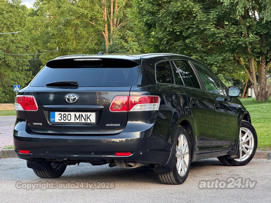 Melns Toyota Avensis 2010 Tallina, ar dzinēja tilpumu 2.00 L un nobraukumu 215 tūkst. km par 5690 €, foto 4 vietnē AUTOMOTO.COM.LV