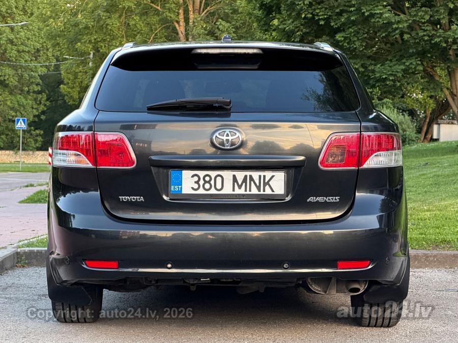 Melns Toyota Avensis 2010 Tallina, ar dzinēja tilpumu 2.00 L un nobraukumu 215 tūkst. km par 5690 €, foto 7 vietnē AUTOMOTO.COM.LV