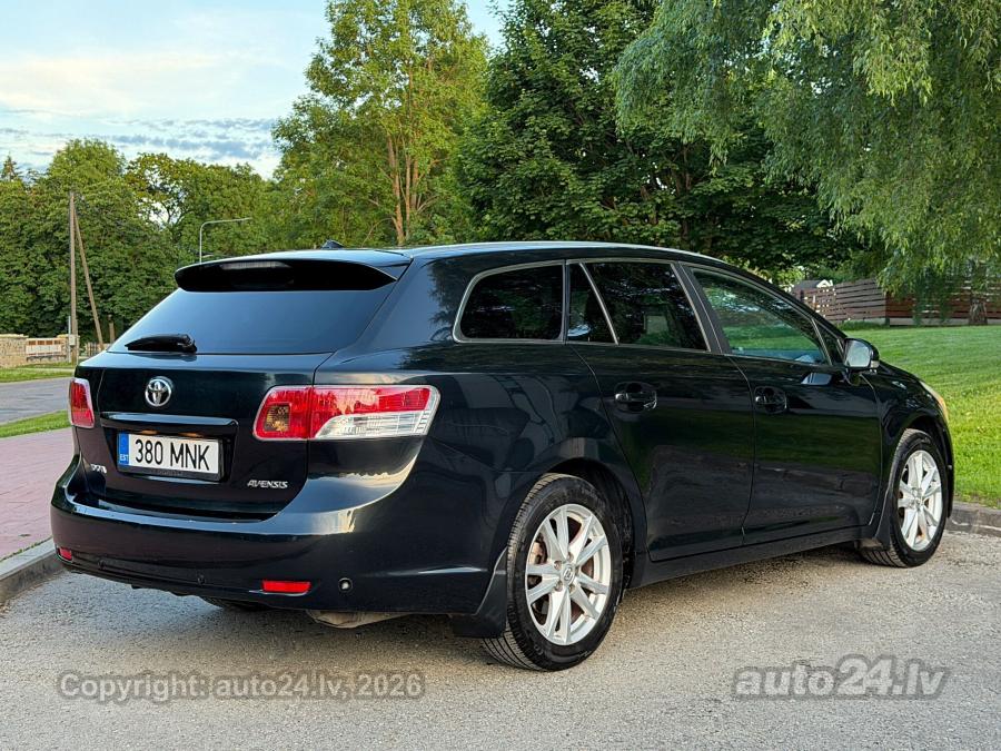 Melns Toyota Avensis 2010 Tallina, ar dzinēja tilpumu 2.00 L un nobraukumu 215 tūkst. km par 5690 €, foto 9 vietnē AUTOMOTO.COM.LV