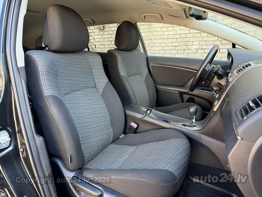 Melns Toyota Avensis 2010 Tallina, ar dzinēja tilpumu 2.00 L un nobraukumu 215 tūkst. km par 5690 €, foto 15 vietnē AUTOMOTO.COM.LV