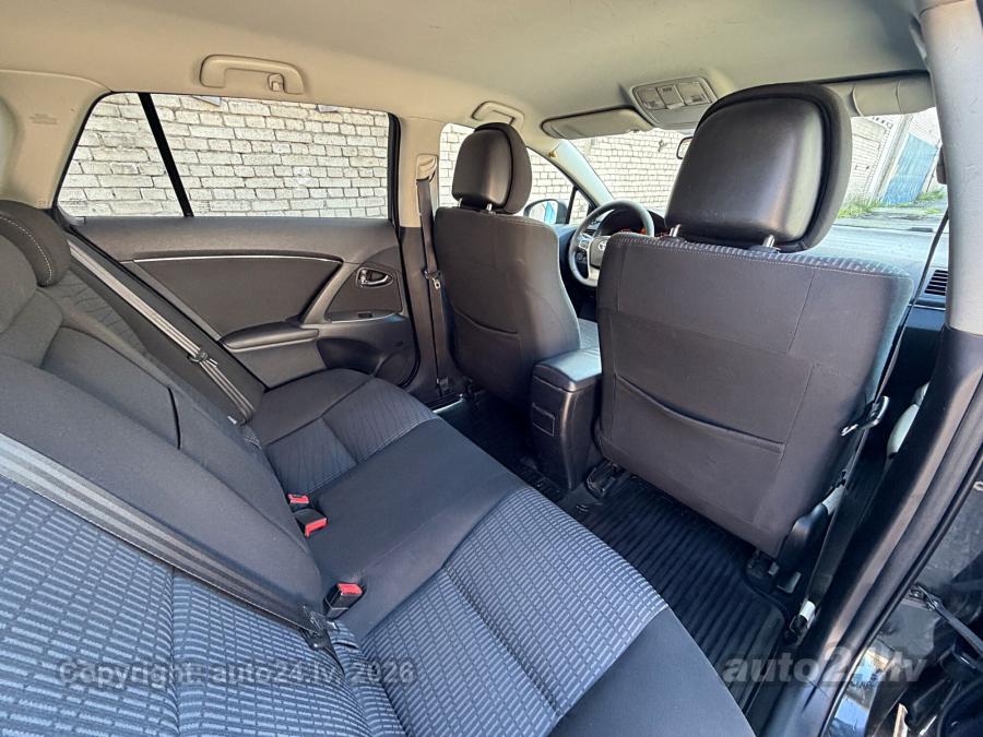 Melns Toyota Avensis 2010 Tallina, ar dzinēja tilpumu 2.00 L un nobraukumu 215 tūkst. km par 5690 €, foto 17 vietnē AUTOMOTO.COM.LV
