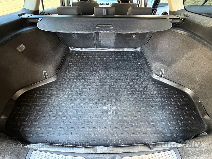 Melns Toyota Avensis 2010 Tallina, ar dzinēja tilpumu 2.00 L un nobraukumu 215 tūkst. km par 5690 €, foto 24 vietnē AUTOMOTO.COM.LV