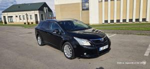 Melns Toyota Avensis 2010 Kauņa, ar dzinēja tilpumu 2.23 L un nobraukumu 336 tūkst. km par 3800 €, foto  vietnē AUTOMOTO.COM.LV