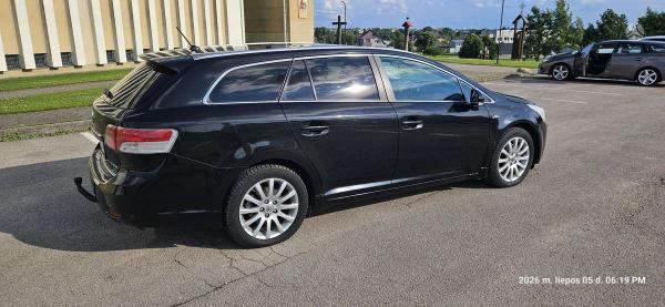 Black Toyota Avensis 2010 in Kaunas, with an engine capacity of 2.23 L and mileage of 336 thousand km for 3800 €, photo 2 on AUTOMOTO.COM.LV