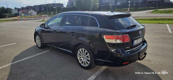 Black Toyota Avensis 2010 in Kaunas, with an engine capacity of 2.23 L and mileage of 336 thousand km for 3800 €, photo 4 on AUTOMOTO.COM.LV
