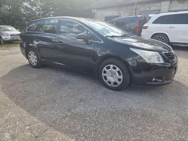 Black Toyota Avensis 2010 in Vilnius, with an engine capacity of 1.80 L and mileage of 152 thousand km for 4300 €, photo 3 on AUTOMOTO.COM.LV