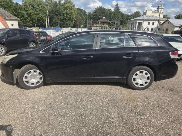 Black Toyota Avensis 2010 in Vilnius, with an engine capacity of 1.80 L and mileage of 152 thousand km for 4300 €, photo 5 on AUTOMOTO.COM.LV