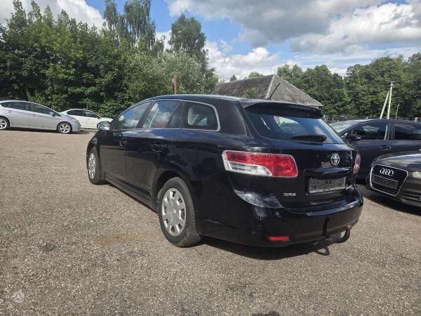 Black Toyota Avensis 2010 in Vilnius, with an engine capacity of 1.80 L and mileage of 152 thousand km for 4300 €, photo 6 on AUTOMOTO.COM.LV