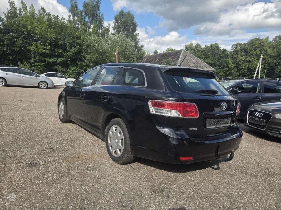 Черный Тойота Авенсис 2010 в Вильнюс, объемом двигателя 1.80 л и пробегом 152 тыс. км за 4300 €, фото 7 на AUTOMOTO.COM.LV
