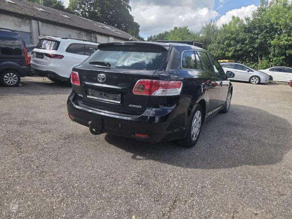 Black Toyota Avensis 2010 in Vilnius, with an engine capacity of 1.80 L and mileage of 152 thousand km for 4300 €, photo 7 on AUTOMOTO.COM.LV