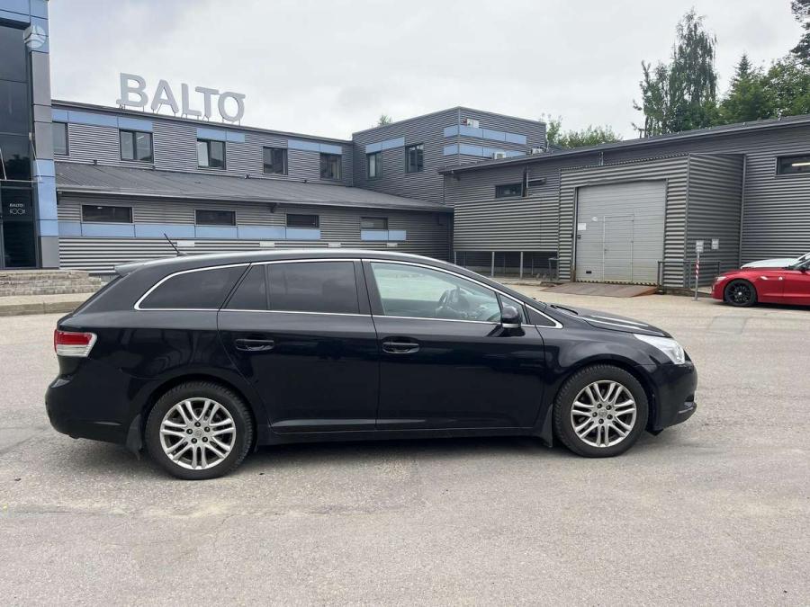 Melns Toyota Avensis 2010 Viļņa, ar dzinēja tilpumu 2.23 L un nobraukumu 350 tūkst. km par 2750 €, foto 6 vietnē AUTOMOTO.COM.LV