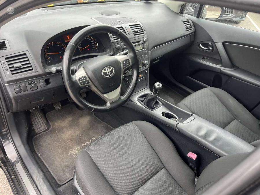 Melns Toyota Avensis 2010 Viļņa, ar dzinēja tilpumu 2.23 L un nobraukumu 350 tūkst. km par 2750 €, foto 7 vietnē AUTOMOTO.COM.LV