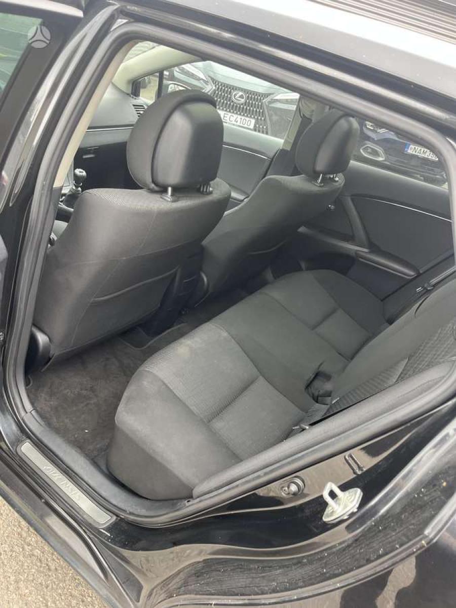 Melns Toyota Avensis 2010 Viļņa, ar dzinēja tilpumu 2.23 L un nobraukumu 350 tūkst. km par 2200 €, foto 10 vietnē AUTOMOTO.COM.LV