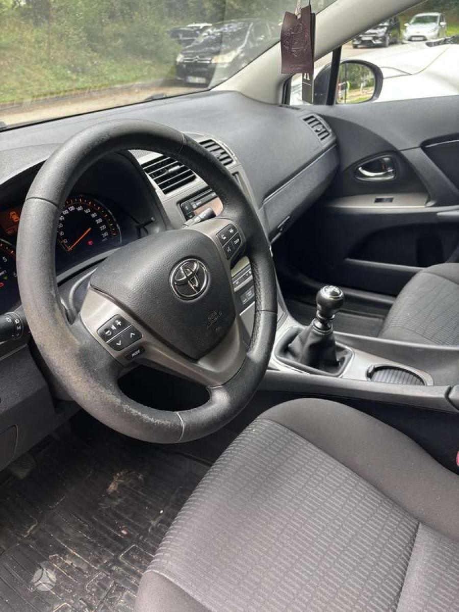 Melns Toyota Avensis 2010 Viļņa, ar dzinēja tilpumu 2.23 L un nobraukumu 256 tūkst. km par 3450 €, foto 7 vietnē AUTOMOTO.COM.LV