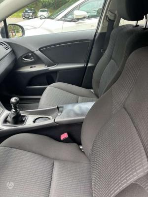Melns Toyota Avensis 2010 Viļņa, ar dzinēja tilpumu 2.23 L un nobraukumu 256 tūkst. km par 3450 €, foto 8 vietnē AUTOMOTO.COM.LV