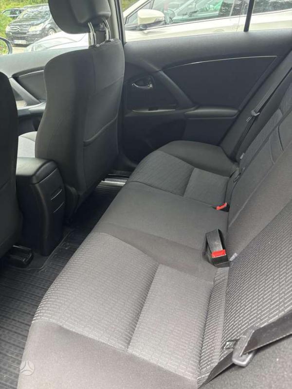 Melns Toyota Avensis 2010 Viļņa, ar dzinēja tilpumu 2.23 L un nobraukumu 256 tūkst. km par 3450 €, foto 8 vietnē AUTOMOTO.COM.LV