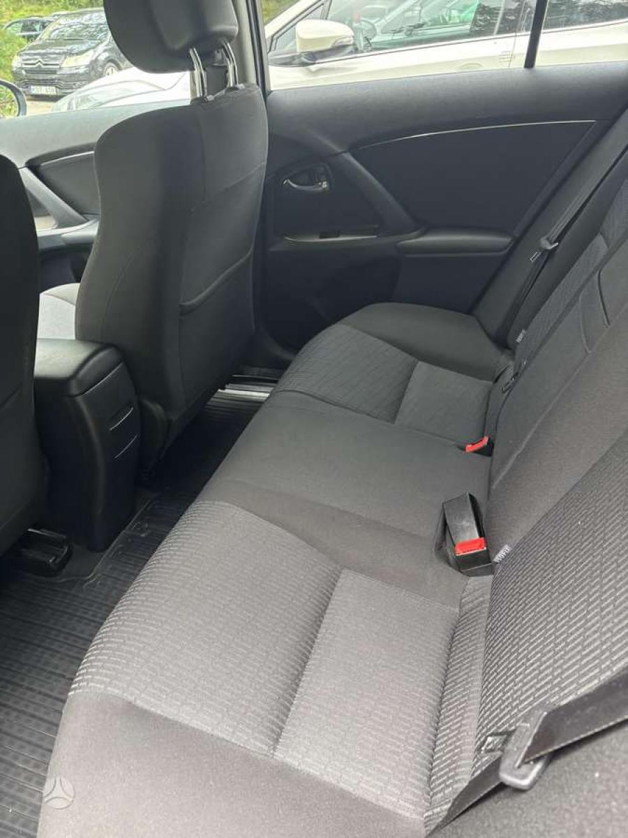 Melns Toyota Avensis 2010 Viļņa, ar dzinēja tilpumu 2.23 L un nobraukumu 256 tūkst. km par 3450 €, foto 9 vietnē AUTOMOTO.COM.LV