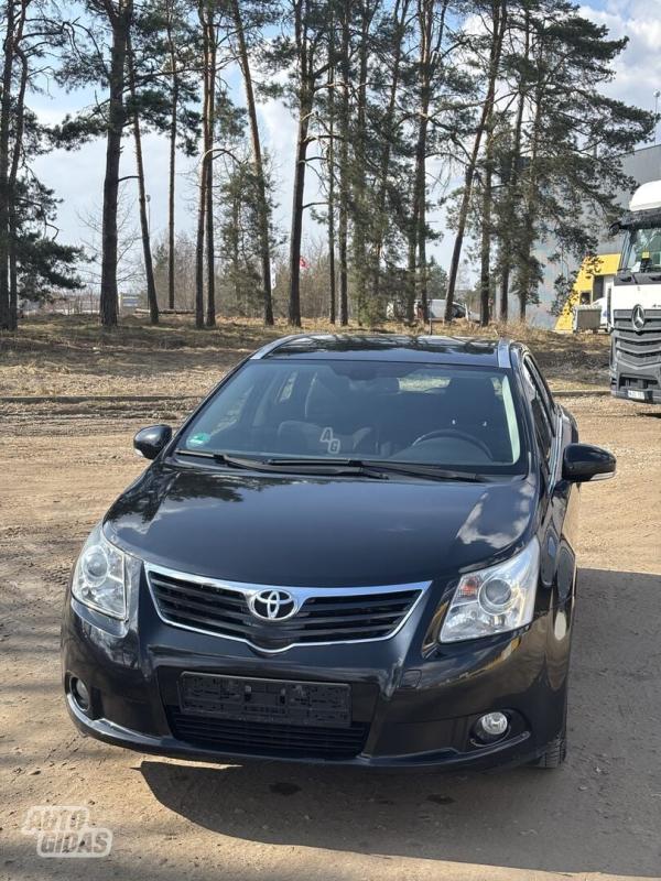 Black Toyota Avensis 2010 in Utena, with an engine capacity of 2.20 L and mileage of 240 thousand km for 3350 €, photo 2 on AUTOMOTO.COM.LV