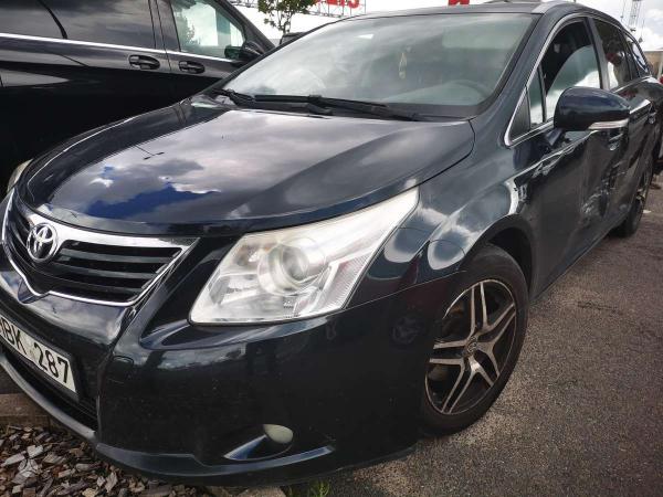 Black Toyota Avensis 2010 in Vilnius, with an engine capacity of 2.00 L and mileage of 389 thousand km for 1600 €, photo 1 on AUTOMOTO.COM.LV