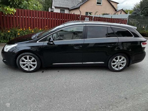 Черный Тойота Авенсис 2010 в Вильнюс, объемом двигателя 1.99 л и пробегом 221 тыс. км за 6500 €, фото 2 на AUTOMOTO.COM.LV