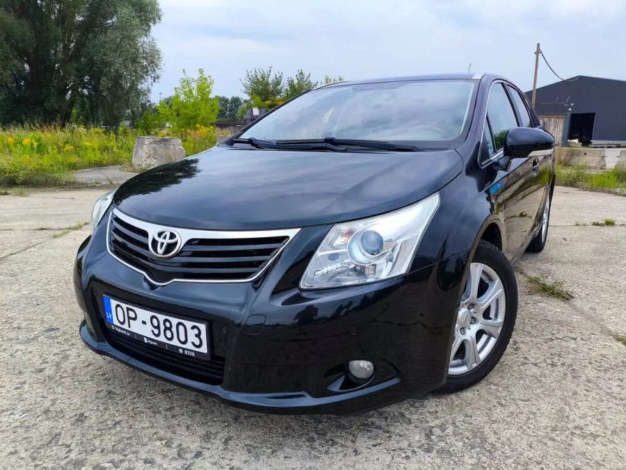 Melns Toyota Avensis 2010 Rīga, ar dzinēja tilpumu 2.20 L un nobraukumu 185 tūkst. km par 4700 €, foto 1 vietnē AUTOMOTO.COM.LV