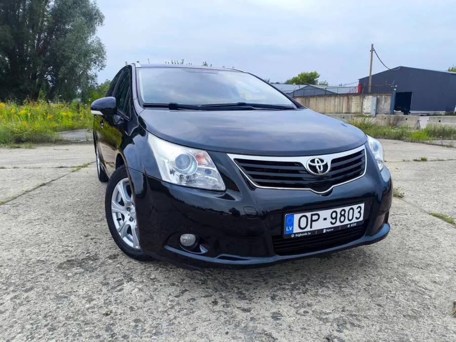 Melns Toyota Avensis 2010 Rīga, ar dzinēja tilpumu 2.20 L un nobraukumu 185 tūkst. km par 4700 €, foto 3 vietnē AUTOMOTO.COM.LV