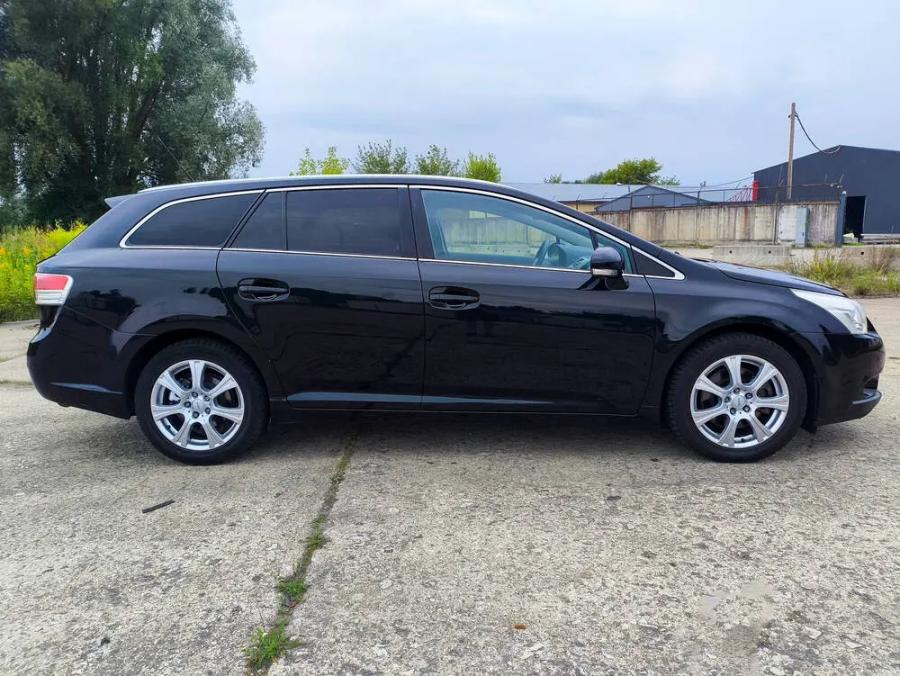 Melns Toyota Avensis 2010 Rīga, ar dzinēja tilpumu 2.20 L un nobraukumu 185 tūkst. km par 4700 €, foto 5 vietnē AUTOMOTO.COM.LV