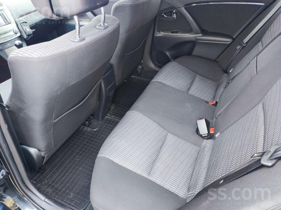 Melns Toyota Avensis 2010 Rīga, ar dzinēja tilpumu 2.20 L un nobraukumu 185 tūkst. km par 4700 €, foto 26 vietnē AUTOMOTO.COM.LV