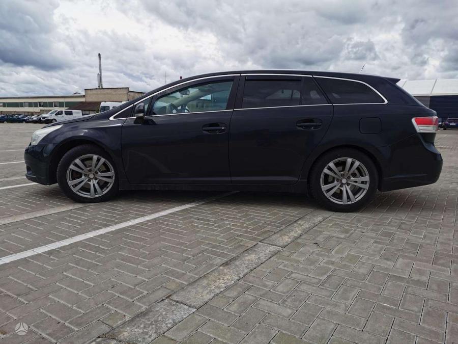 Melns Toyota Avensis 2010 Šauļi, ar dzinēja tilpumu 2.23 L un nobraukumu 253 tūkst. km par 4200 €, foto 5 vietnē AUTOMOTO.COM.LV